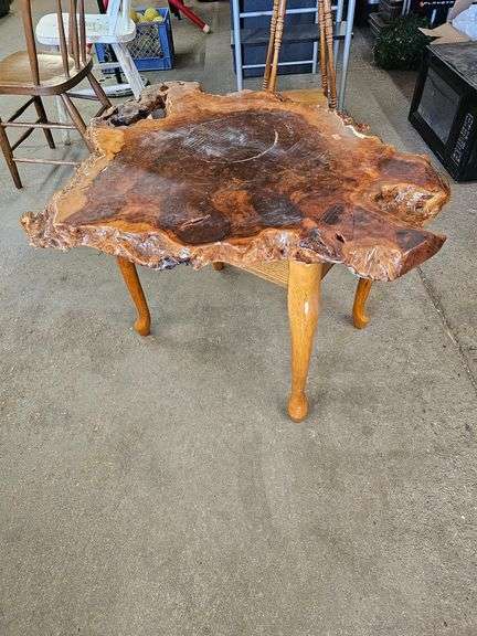 30 X 36 X 22 IN. TALL TABLE - Isabell Auction