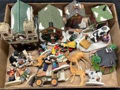 LOT OF ASSORTED ACCESSORIES, SMALL VILLAGE PIECES, ETC. - Isabell Auction