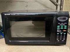 (20”L) SHARP CAROUSEL MICROWAVE - Isabell Auction