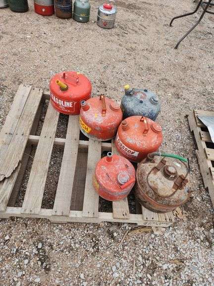 (OUT) ASSORTED FUEL CANS - Isabell Auction