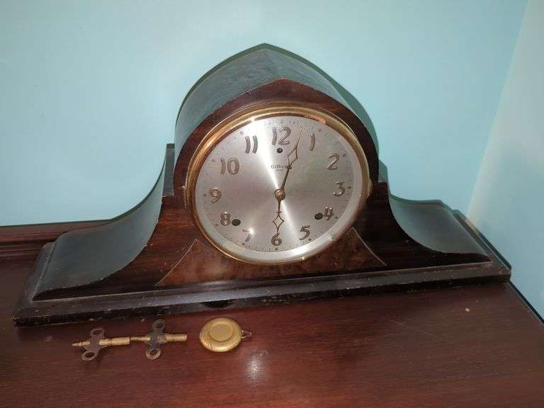 VINTAGE GILBERT MANTLE CLOCK WITH KEY & WEIGHT - Isabell Auction