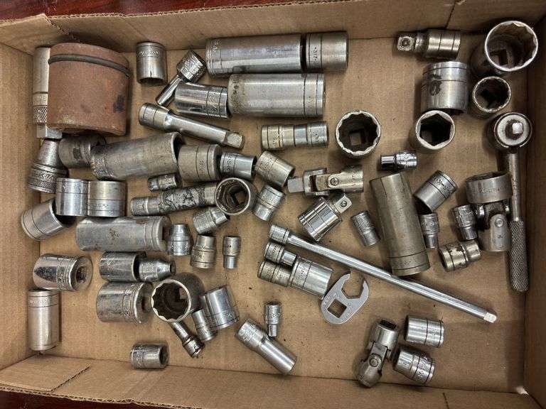 ASSORTED SK SOCKETS - Isabell Auction
