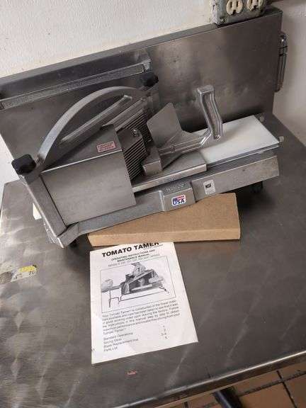TOMATO TAMER COMM. VEGETABLE SLICER WITH EXTRA BLADE - Isabell Auction