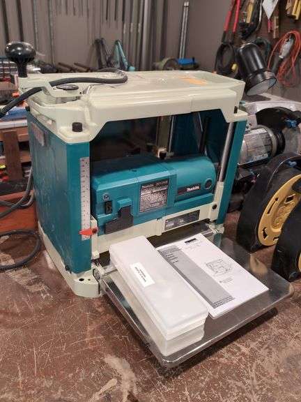 MAKITA 2012NB 12" ELECTRIC PLANER - Isabell Auction