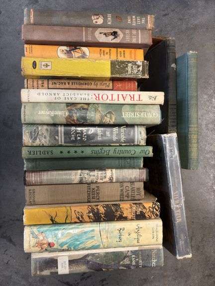 ASSORTED VINTAGE BOOKS - Isabell Auction