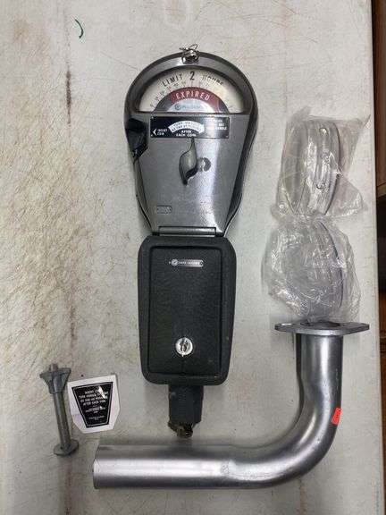 SAFE-GAURD PARKING METER w/KEYS - Isabell Auction
