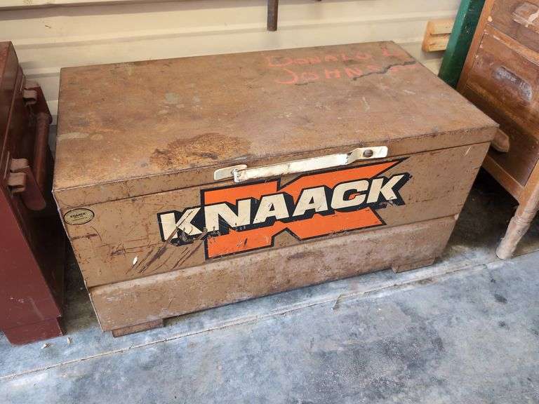 KNAACK 36" LONG STEEL BOX - Isabell Auction
