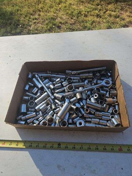 ASSORTED SOCKETS - Isabell Auction