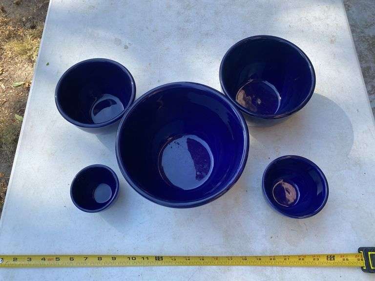 CHANTAL BLUE 5pc. STONEWARE NESTING MIXING BOWLS - Isabell Auction