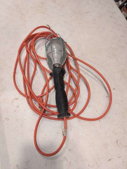 TROUBLE LIGHT - Isabell Auction