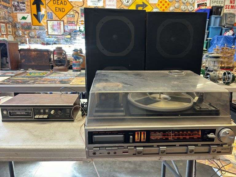 SOUNDESIGN STEREO 8-TRACK PLAYER(WORKS) RADIO WORKS, TURN TABLE DOES ...