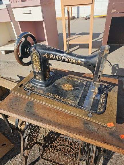 (OUT) SEARS & ROEBUCK MINNESOTA TREADLE SEWING MACHINE - Isabell Auction