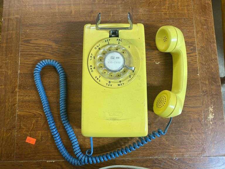 BELL SYSTEM SPIN DIAL PHONE - Isabell Auction