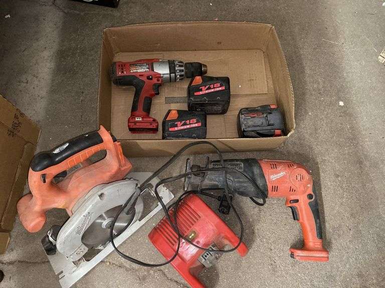 ASSORTED MILWAUKEE TOOLS - Isabell Auction