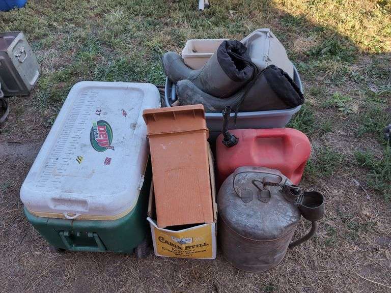 (OUT) FUEL CANS, COOLER, SEAT BOX, BOOTS, HOSE, ETC... - Isabell Auction