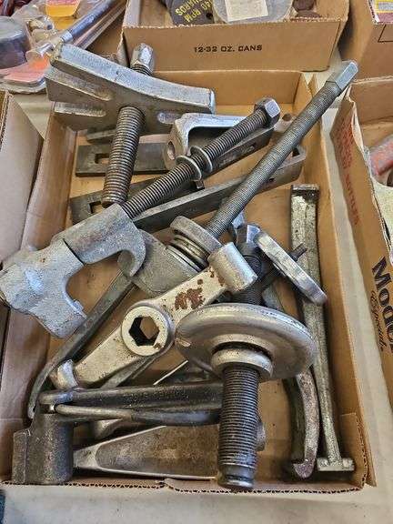 ASSORTED PULLERS - Isabell Auction