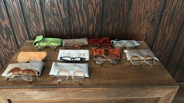 ASSORTED CASES FOR GLASSES, ASSORTED GLASSES/FRAMES - Isabell Auction