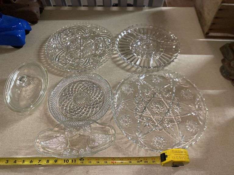 ASSORTED CRYSTAL DISHWARE - Isabell Auction