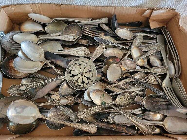 ASSORTED KITCHEN UTENSILS - Isabell Auction