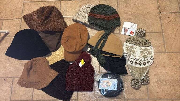 (U) STOCKING CAPS, HATS, ETC. - Isabell Auction