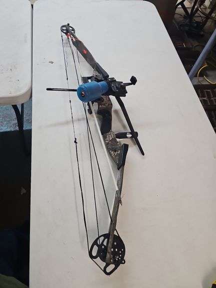 PSE THUNDER FLITE RIGHT HAND COMBOUND BOW W/RETRIEVER PRO REEL ...
