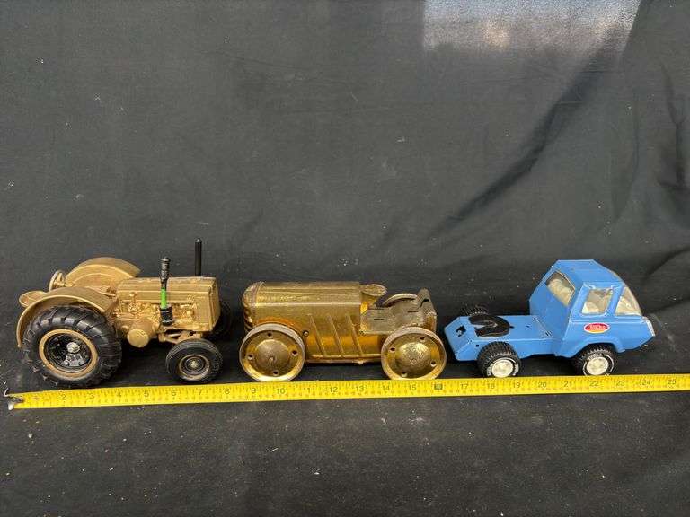 DIE-CAST ERTL TRACTOR, VINTAGE WIND-UP TRACTOR,(NO RUBBER) PRESSED ...