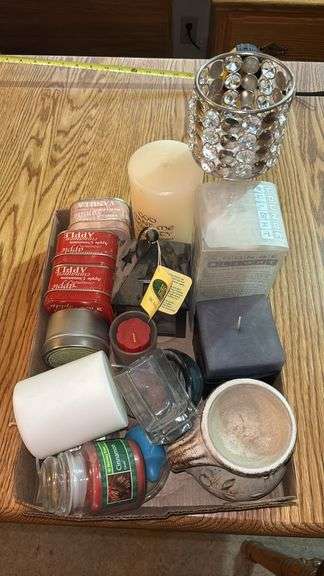 (L) ASSORTED CANDLES - Isabell Auction