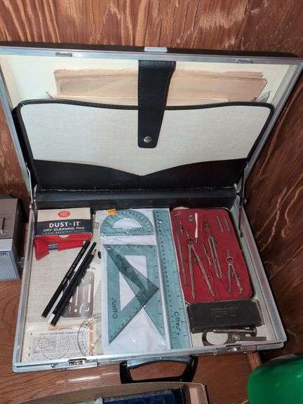 (O) VINTAGE CASE WITH ASST'D DRAFTING/DRAWING TOOLS - Isabell Auction