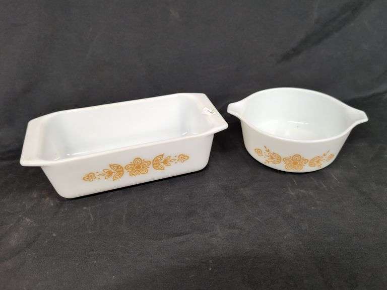VINTAGE PYREX LOAF DISH & 6" ROUND DISH - Isabell Auction