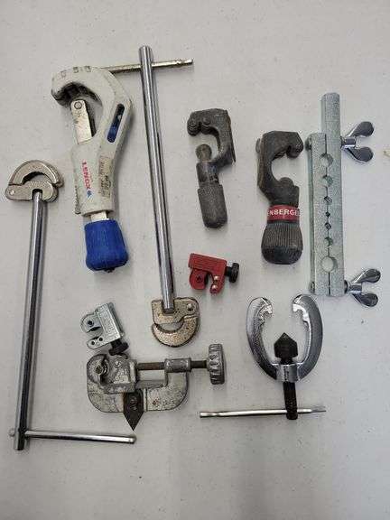 ASSORTED PIPE CUTTERS ETC. - Isabell Auction