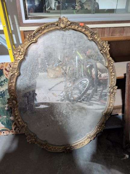 VINTAGE WALL MIRROR IN FRAME (30" X 38") - Isabell Auction