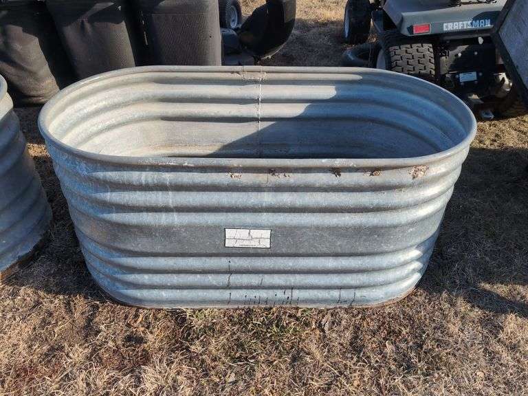 (OUT) FARMASTER 100-GALLON STOCK TANK - Isabell Auction