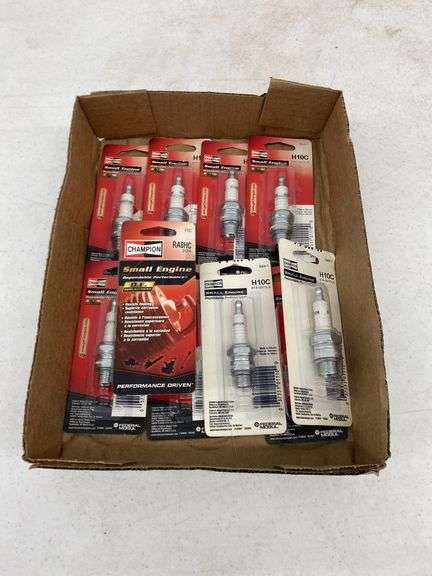 CHAMPION SMALL ENGINE H10C AND 810C O.E. REPLACEMENTS - Isabell Auction