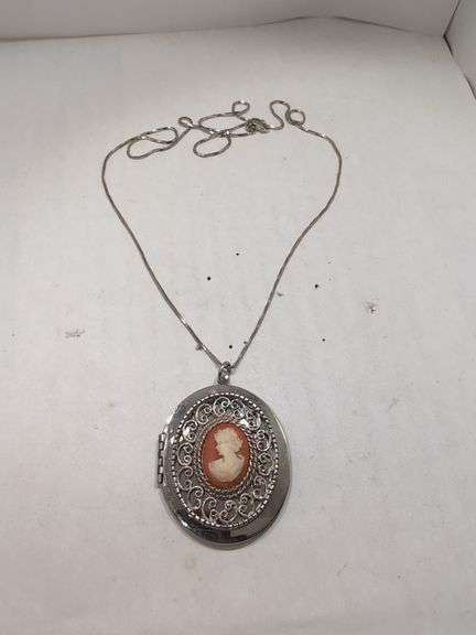 CAMEO LOCKET PENDANT NECKLACE WITH STERLING SILVER CHAIN - Isabell Auction