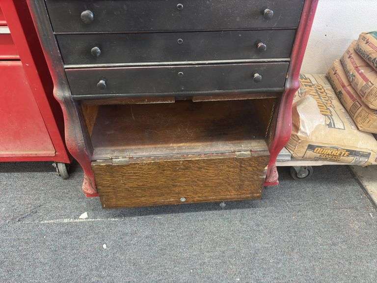 CRAFTSMAN 9-DRAWER TOOL BOX SITS ON A HOME MADE TOOL CHEST ON WHEELS ...