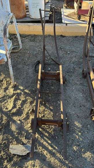 (OUT) VINTAGE POT BELLY STOVE DOLLY - Isabell Auction