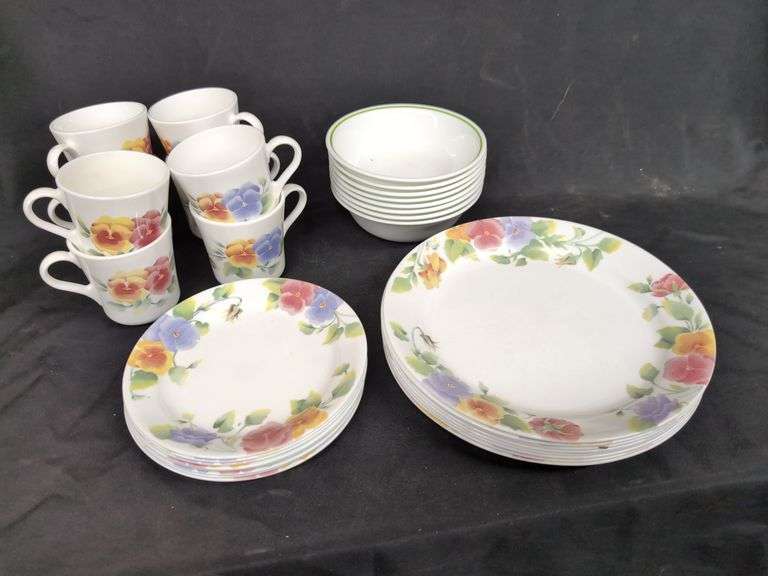 32-PC. CORELLE DISH SET - Isabell Auction