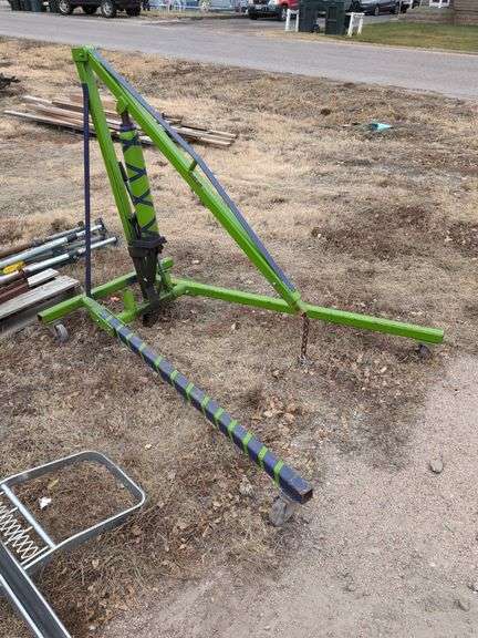 (OUT) ROLL AROUND ENGINE HOIST - Isabell Auction