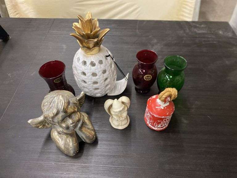 ANGEL DECOR, LED PINEAPPLE CANDLE LANTERN, RUBY RED VASES, TIN BELL, ETC - Isabell Auction