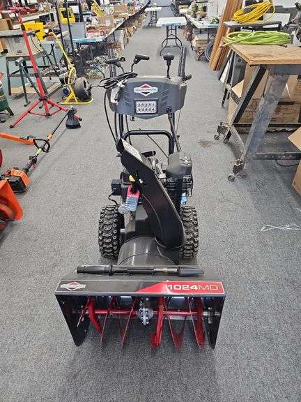 BRIGGS & STRATTON 1024MD 9.5 HP SELF PROPELLED SNOWBLOWER (LIKE NEW ...