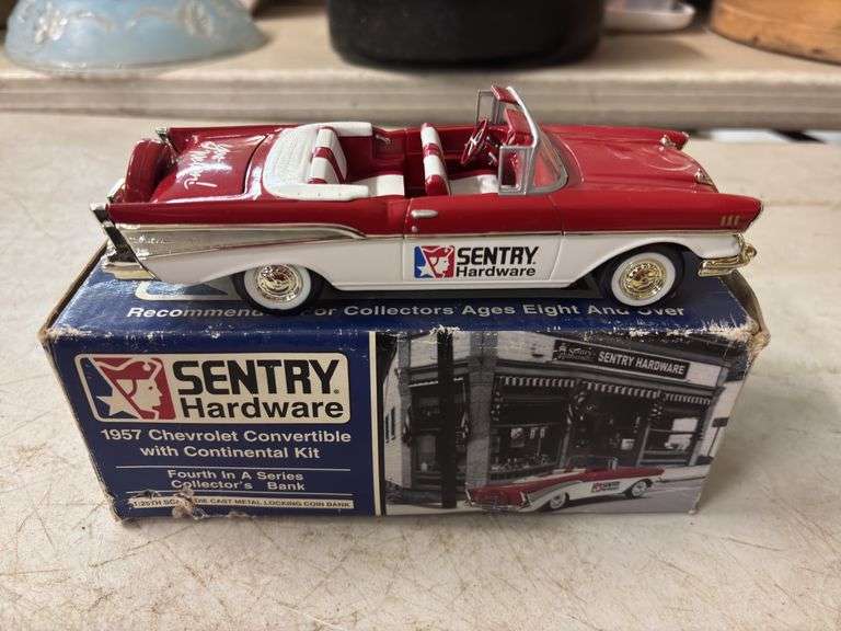 DIE-CAST METAL CAR COIN BANK - Isabell Auction