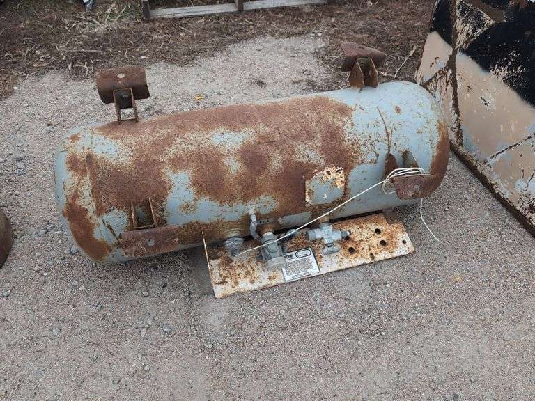 (OUT) 25-GALLON UNDER-MOUNT PROPANE TANK - Isabell Auction