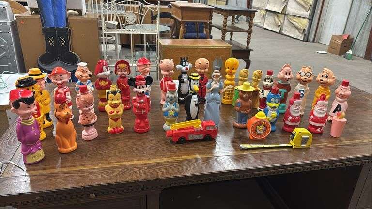 WALT DISNEY PRODUCTONS SOAKY TOYS - Isabell Auction