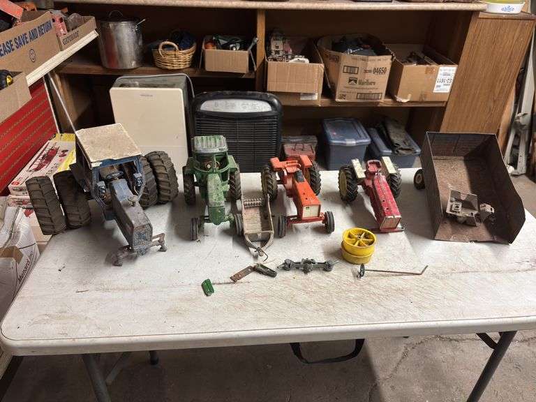 ASSORTED METAL TRACTORS & ETC. FOR PARTS - Isabell Auction