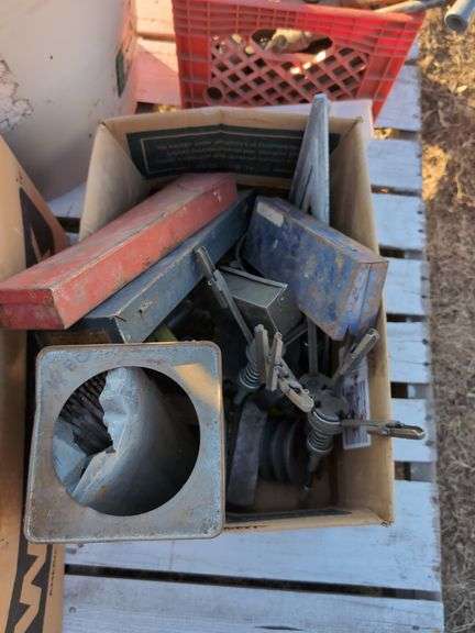 (OUT) TUB, SAWS, ELEC. WIRE, METAL CASES, PIPE CUTTERS, THREADER, TOOL ...