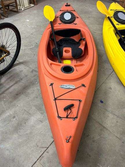VIPER (10-4) KAYAK WITH PADDLE - Isabell Auction
