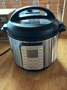 INSTA POT ELECTRIC PRESSURE COOKER - Isabell Auction