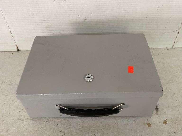 METAL LOCKBOX (KEY INSIDE) - Isabell Auction