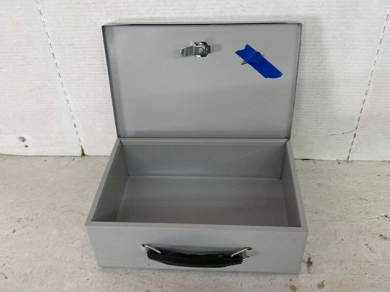 METAL LOCKBOX (KEY INSIDE) - Isabell Auction