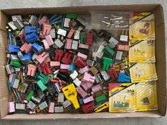 ASSORTED FUSES - Isabell Auction